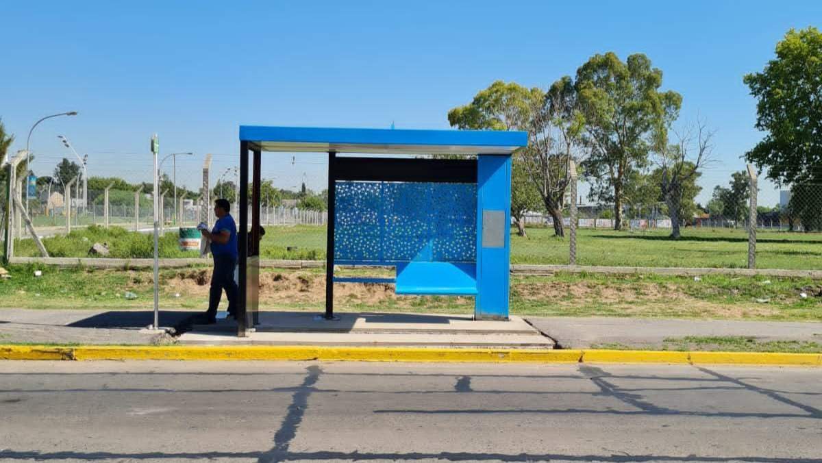 Instalaron las primeras Paradas Seguras en Florencio Varela